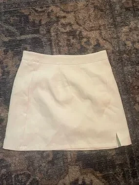 Dazy | Skirts | Cream Mini Skirt With Subtle Front Seam And Side Slit ...